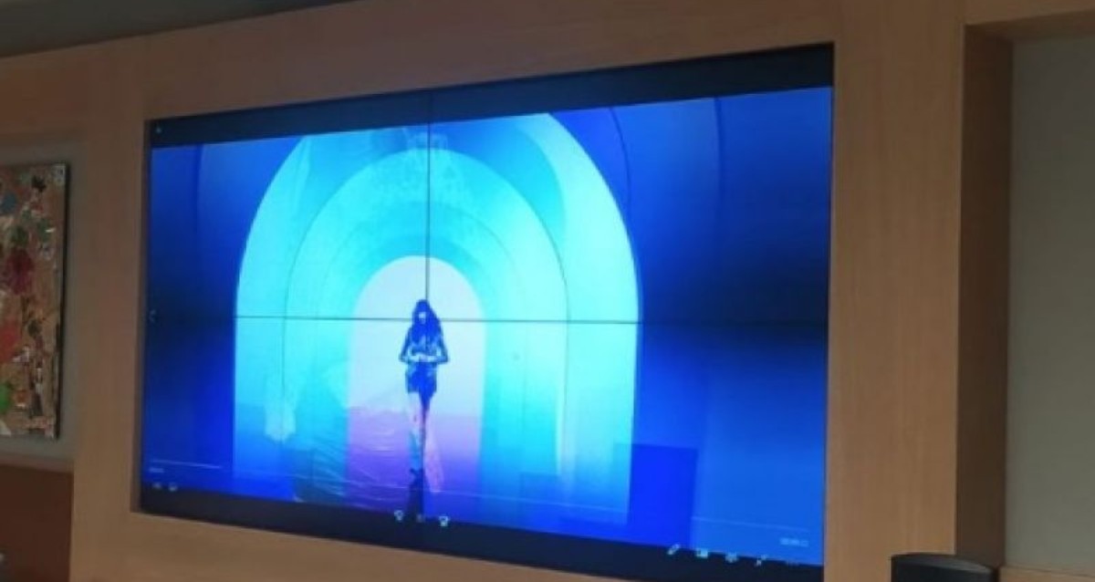 Bir adam karısına sorar